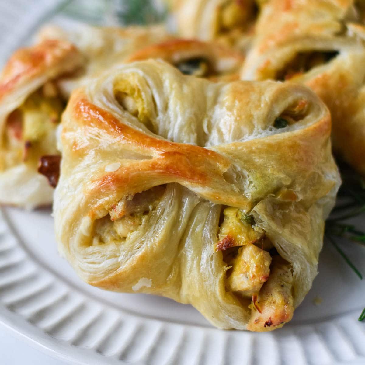 Golden Puff Pastry Chicken Envelopes: A Delicious and Elegant Dish